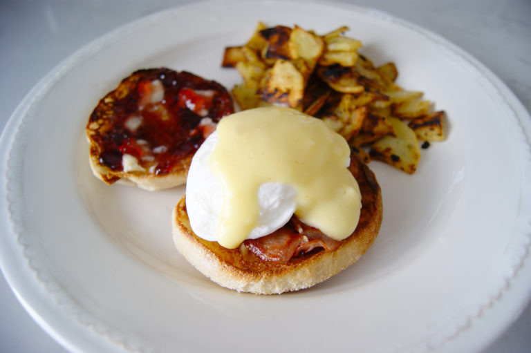 Easy Eggs Benedict – Lady of the Ladle